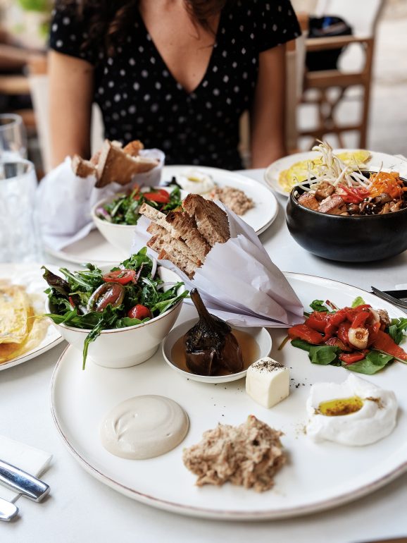 Zoti & Julia Cafe - Tel Aviv City Ladies